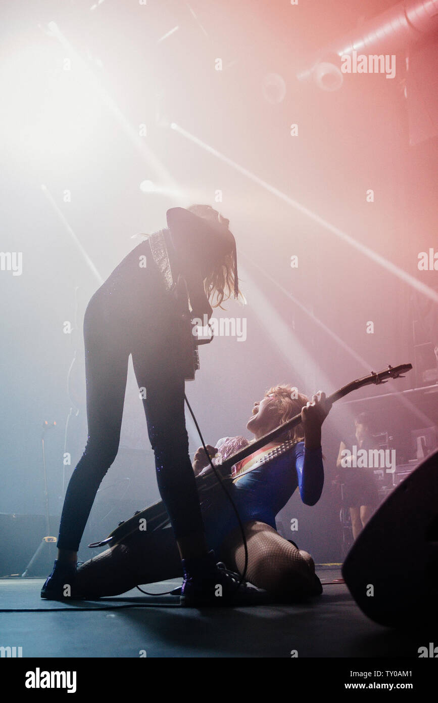 Female rock singer on stage hi-res stock photography and images - Alamy