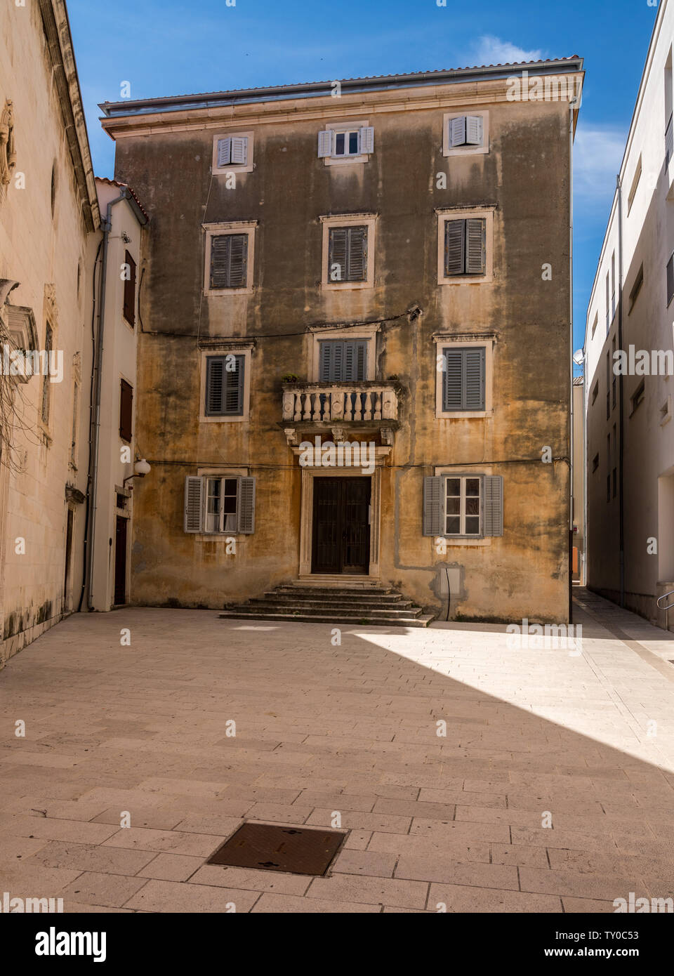 Antique architecture old town hi-res stock photography and images - Alamy