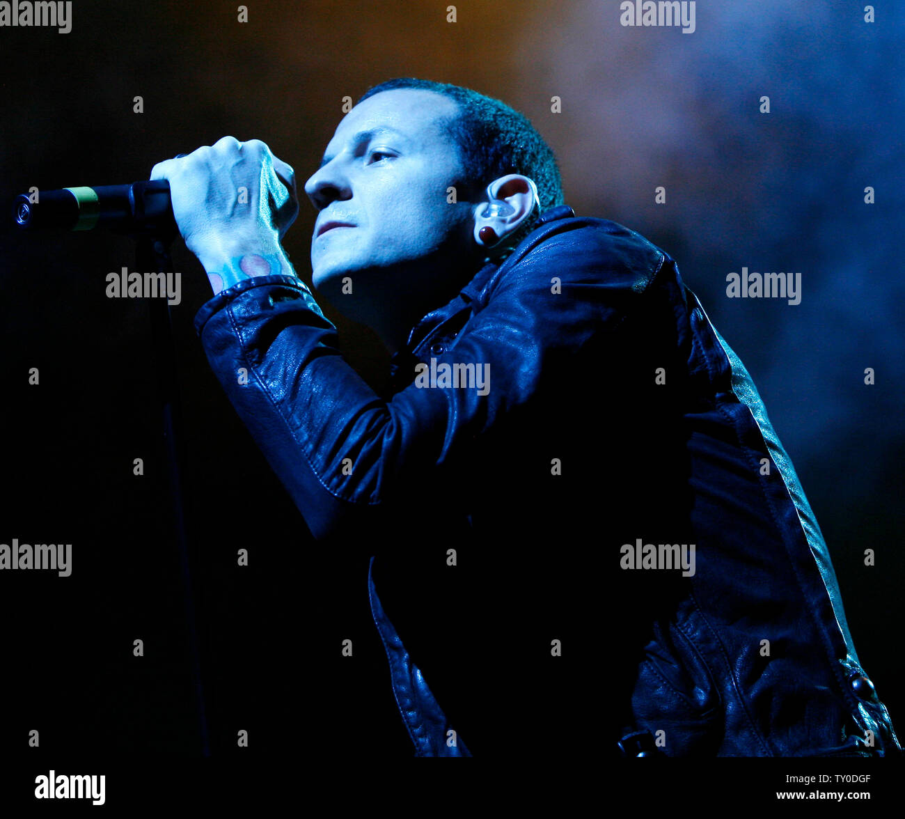 Linkin Park singer Chester Bennington performs in concert at the ...