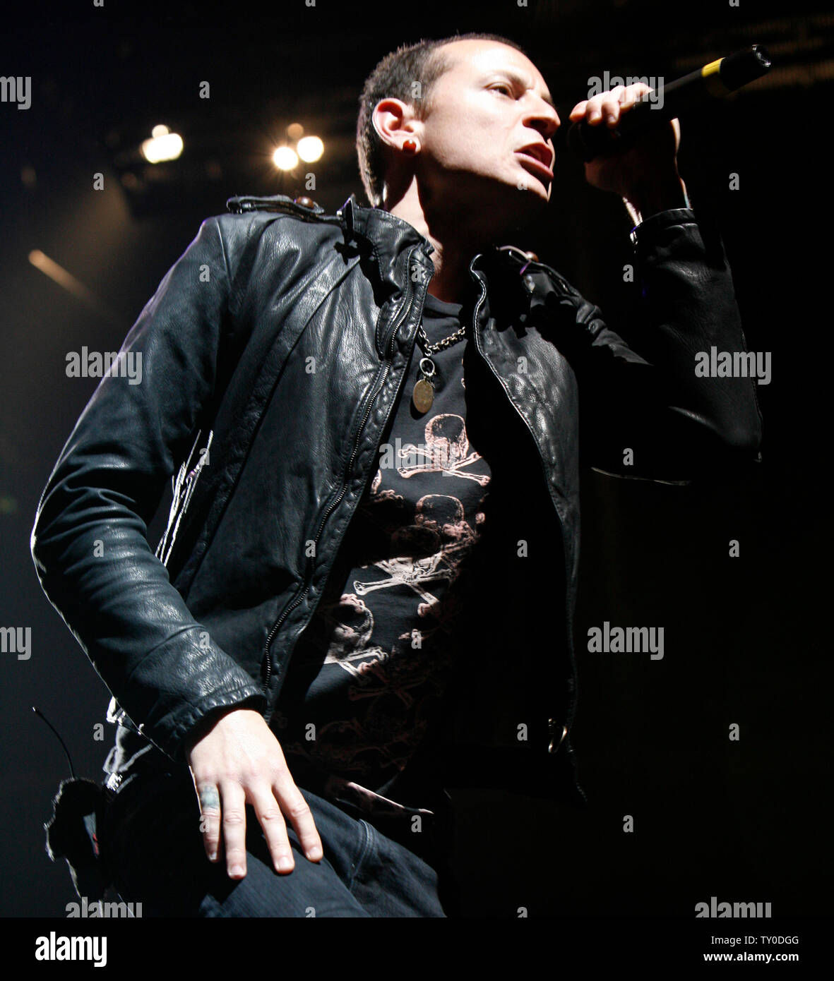 Linkin Park singer Chester Bennington performs in concert at the ...