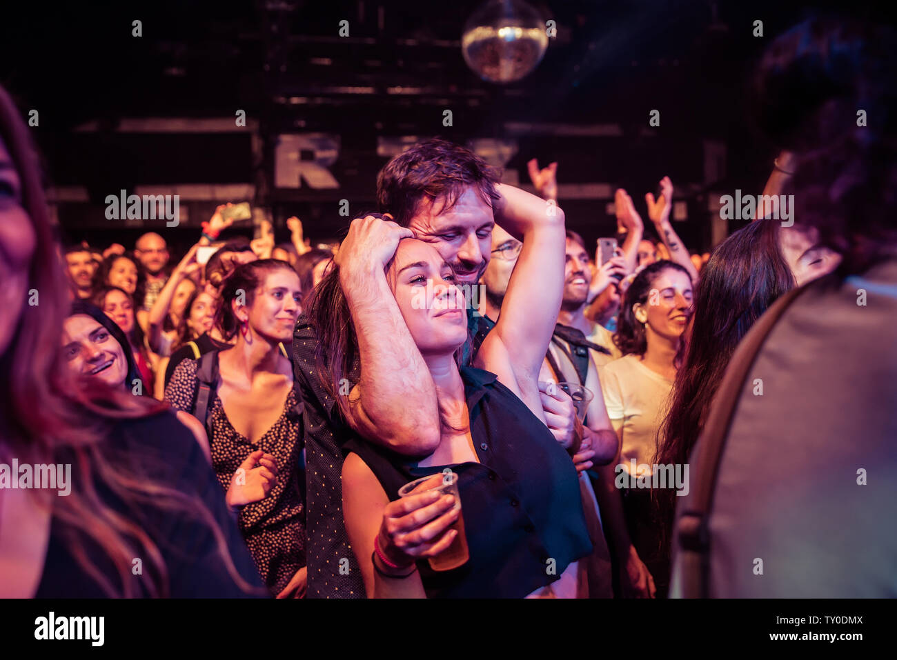 Couple stage hi-res stock photography and images - Alamy