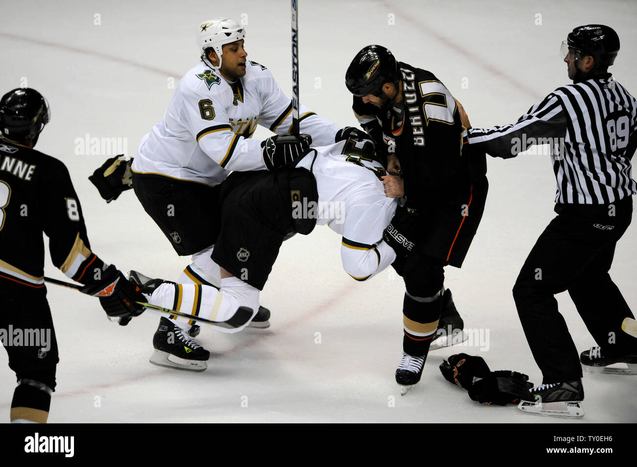 Anaheim Ducks Todd Bertuzzi (R) fights with Dallas Stars Philippe ...