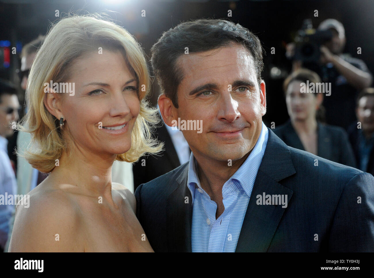 Steve carell and wife nancy walls hi-res stock photography and images ...