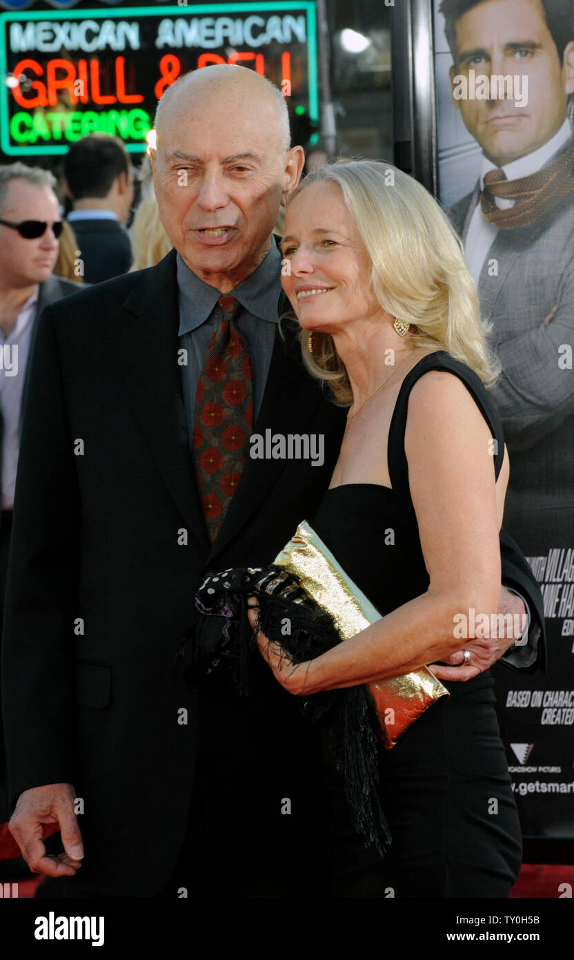 Alan arkin and wife suzanne hi-res stock photography and images - Alamy