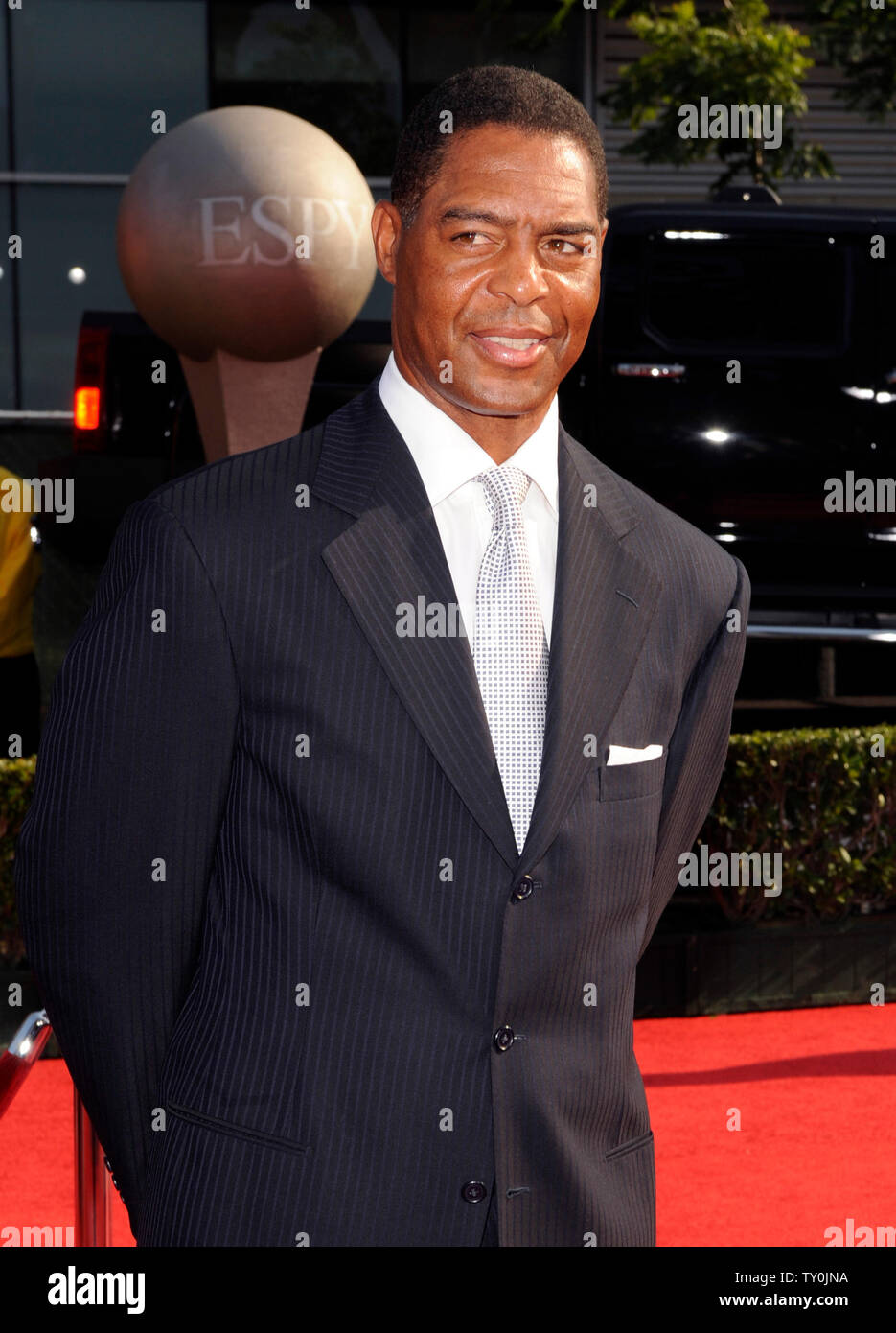 Former NFL player Marcus Allen arrives at the 2008 ESPY Awards in Los ...