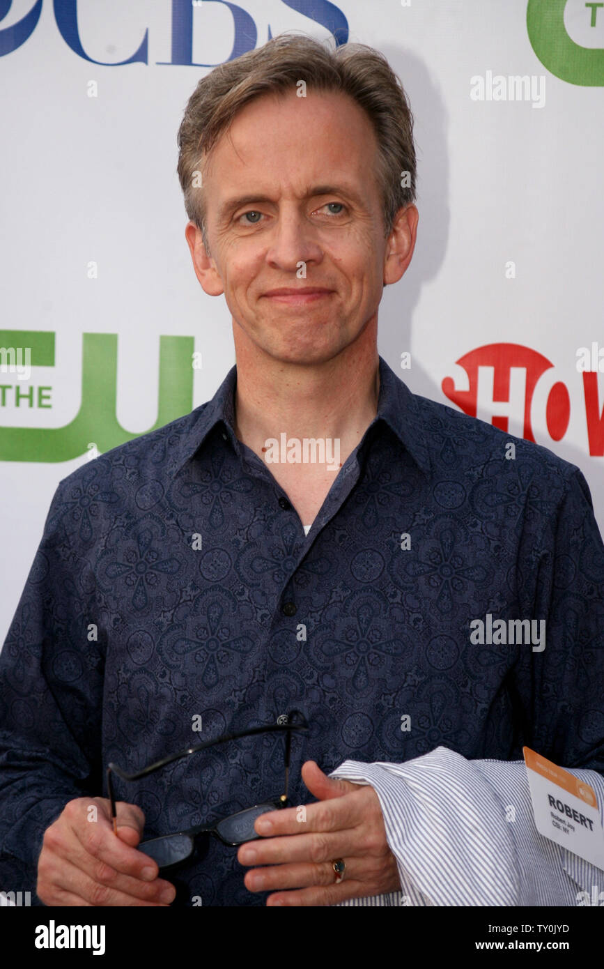 Actor Robert Joy attends the CBS, CW and Showtime press tour party in ...