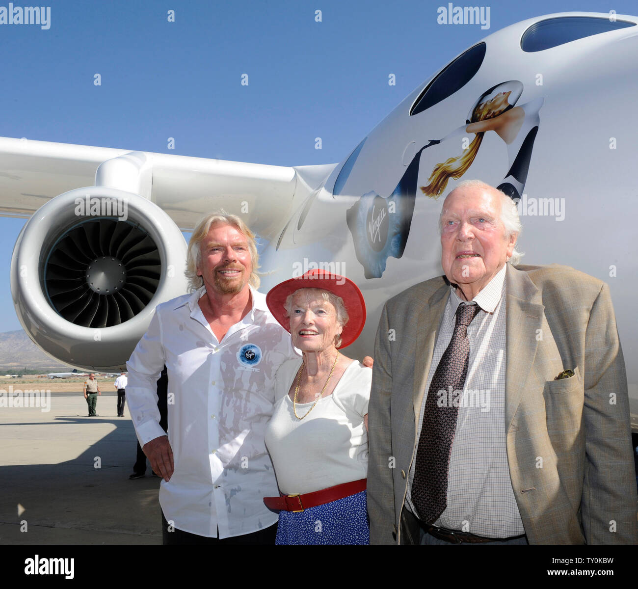 Spaceship two mothership hi-res stock photography and images - Alamy