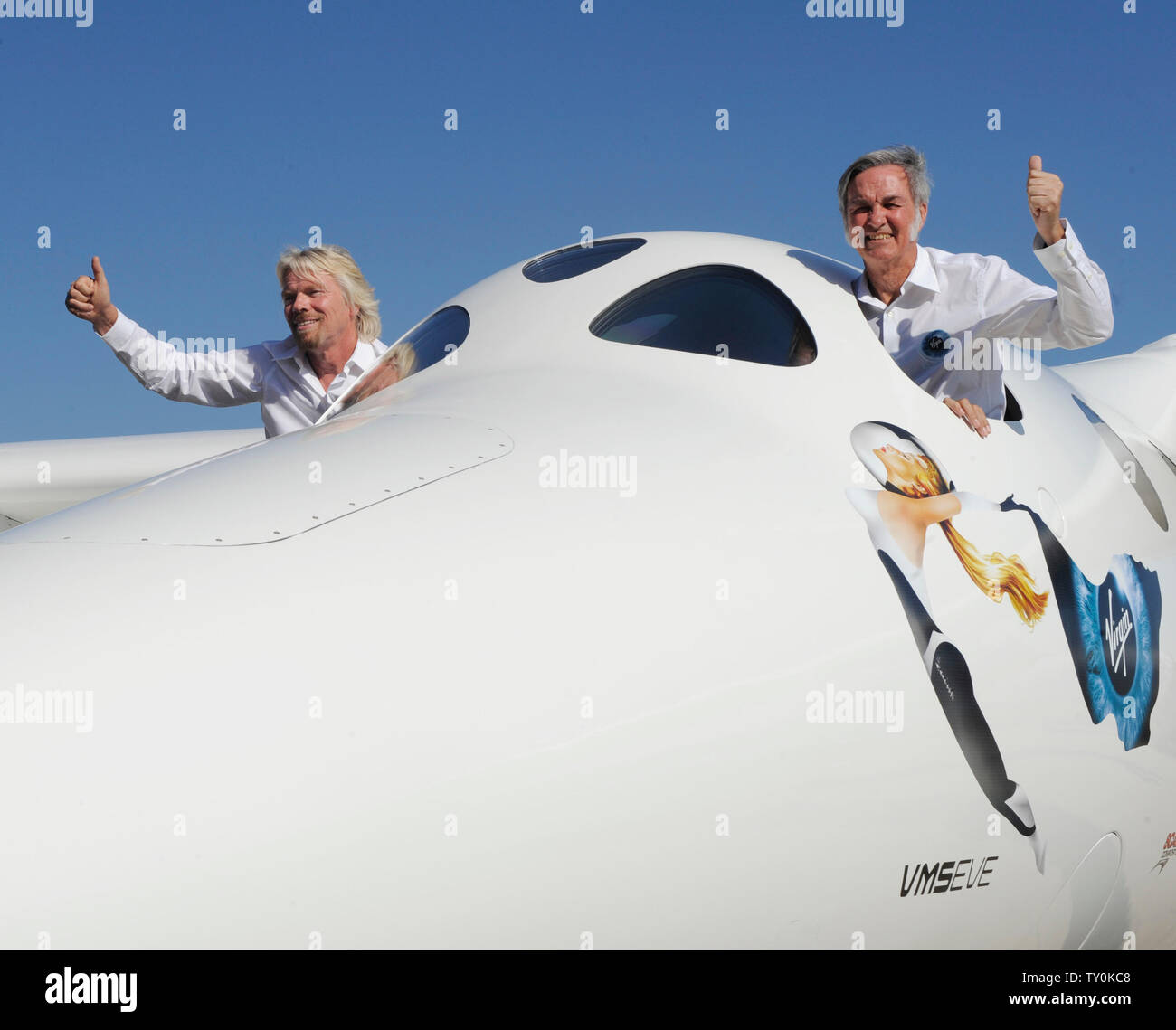 Virgin Group's Founder billionaire Richard Branson (L) and Burt Rutan ...