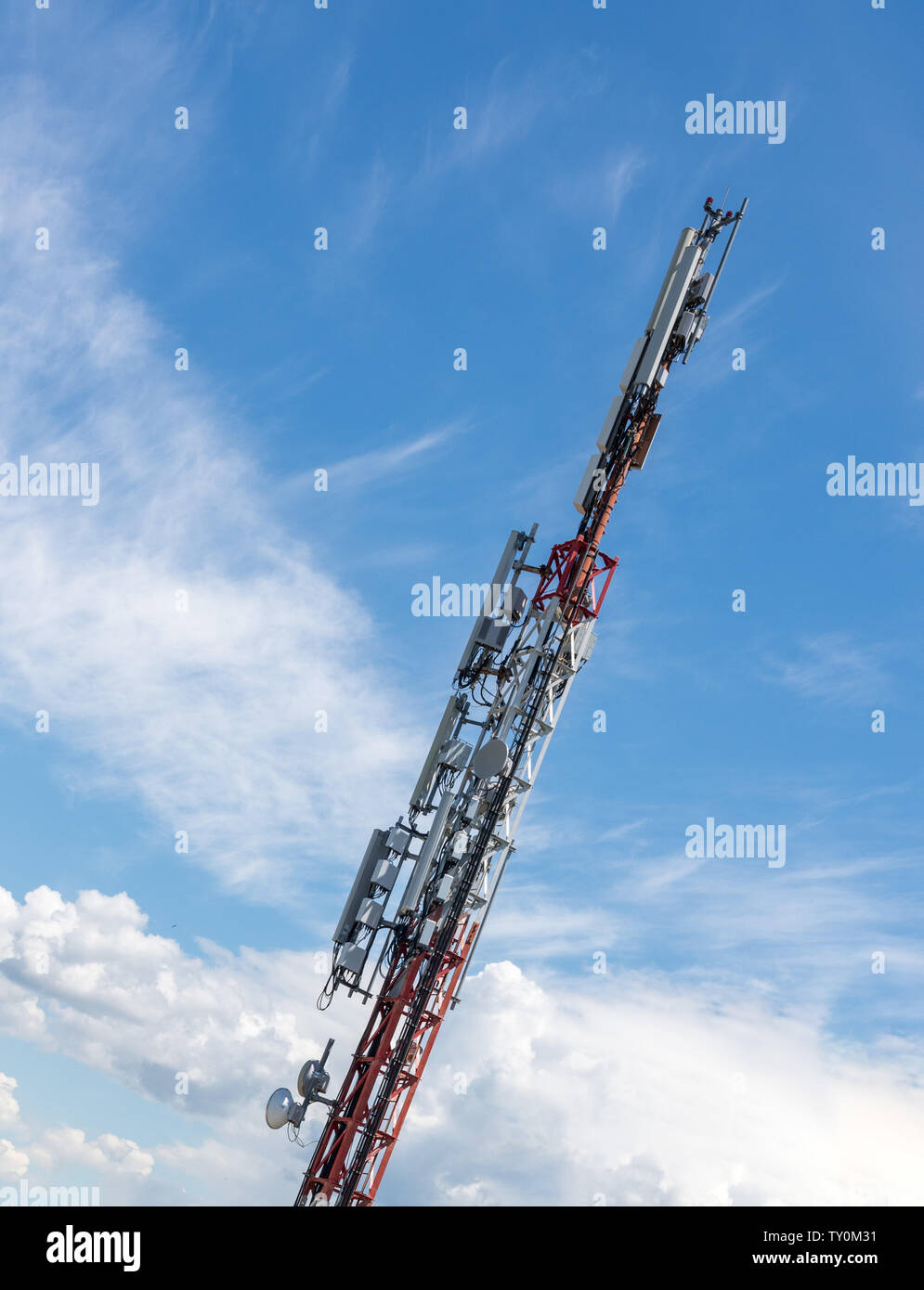 Mobile phone signal tower hi-res stock photography and images - Alamy