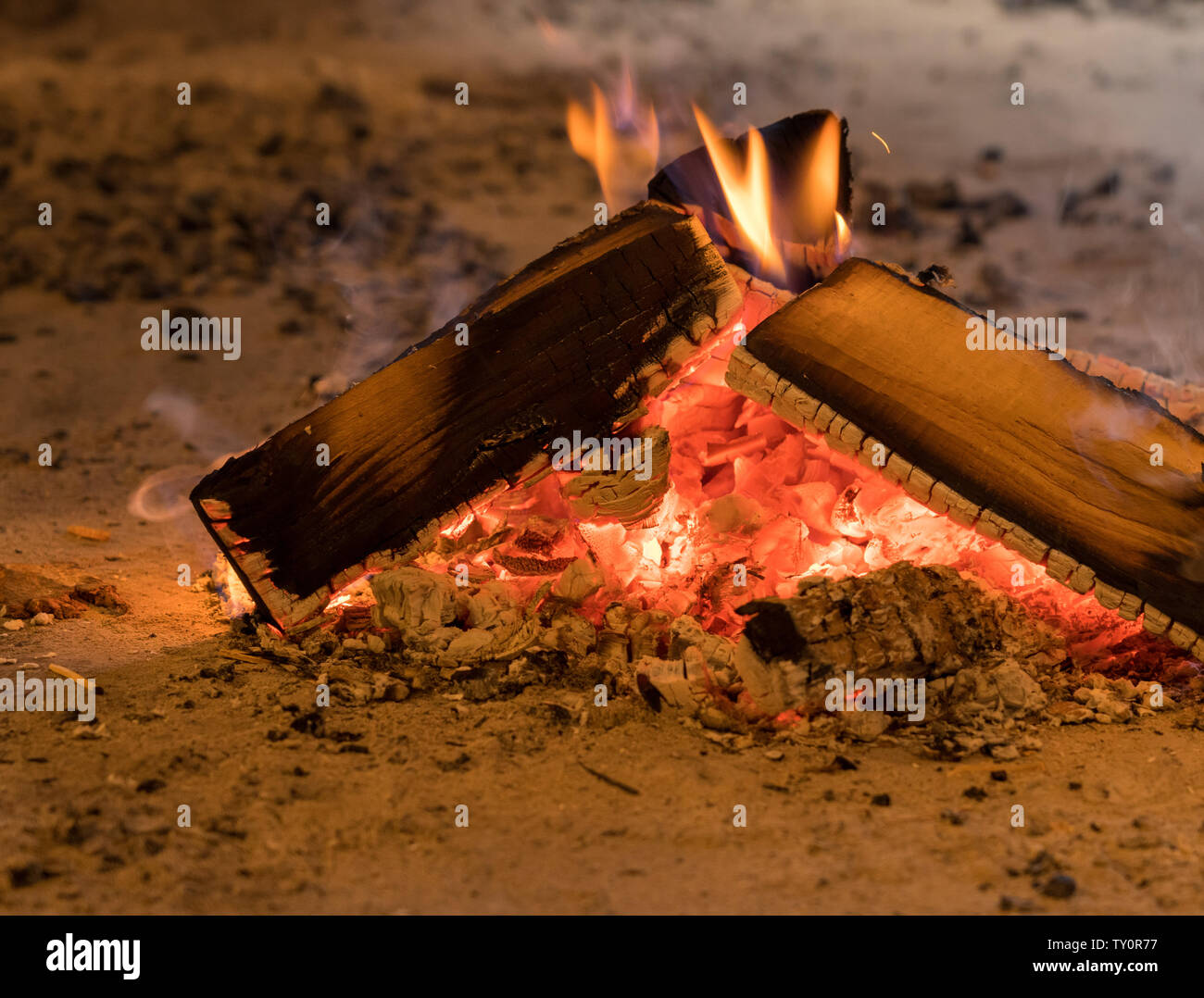 Smoking fire fireplace hi-res stock photography and images - Alamy