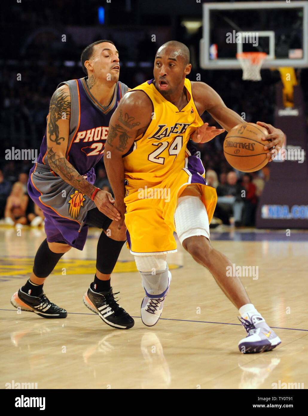 Los angeles lakers kobe bryant 2008 hi-res stock photography and images ...
