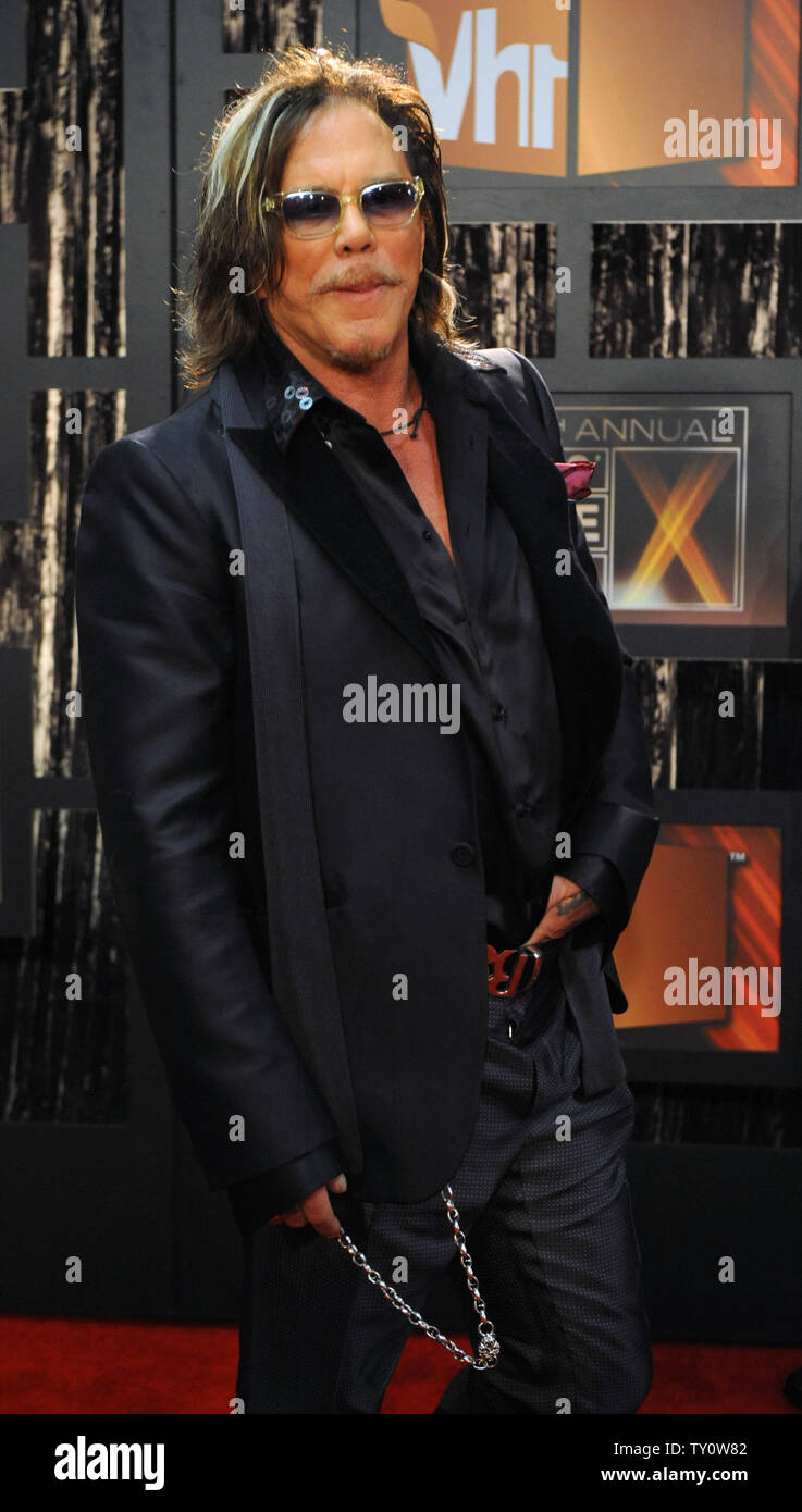 Actor Mickey Rourke arrives at the 14th annual Critics' Choice Awards ...