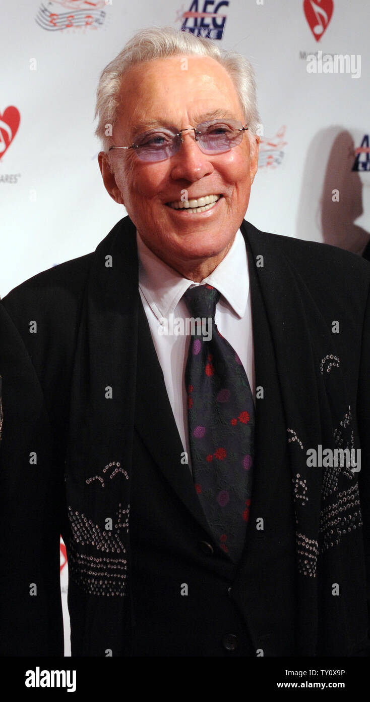 Singer Andy Williams arrives at the MusiCares Person of the Year ...
