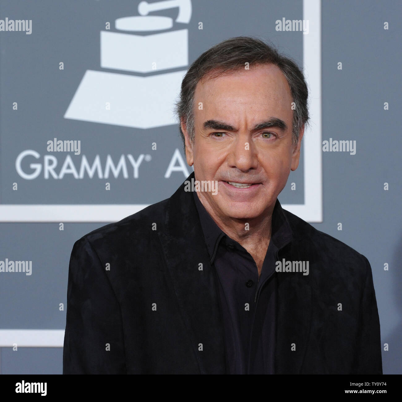 Neil Diamond arrives for the 51st annual Grammy Awards at Staples ...