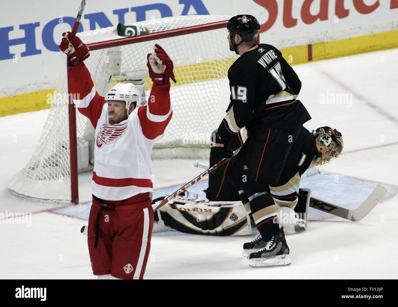 Ryan whitney hi-res stock photography and images - Alamy