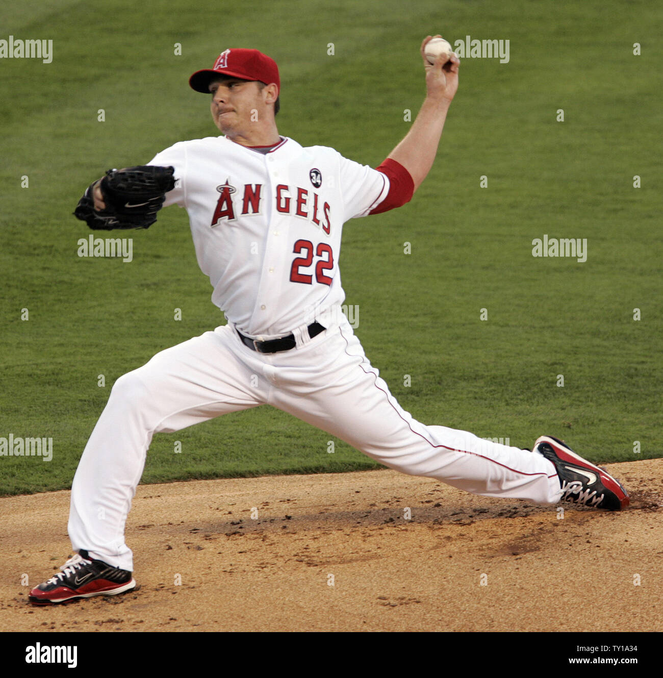 Los Angeles Angels starting pitcher Scott Kazmir works against the New ...