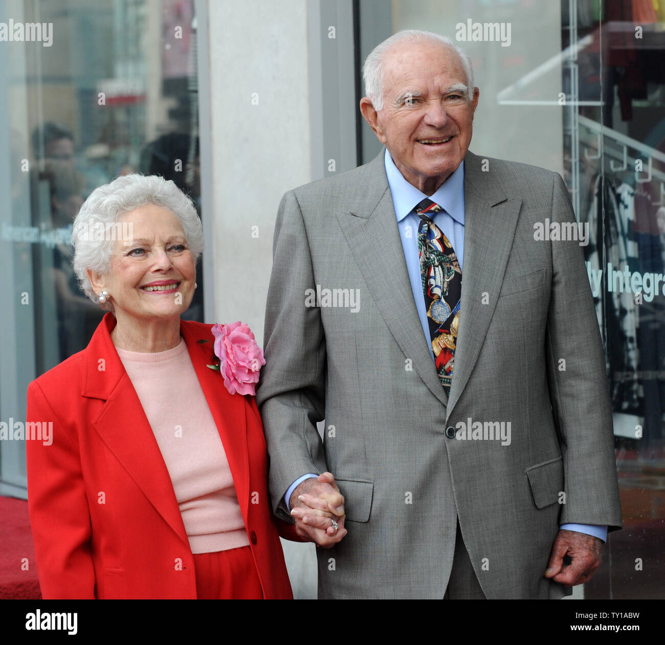 Judge wapner hi-res stock photography and images - Alamy