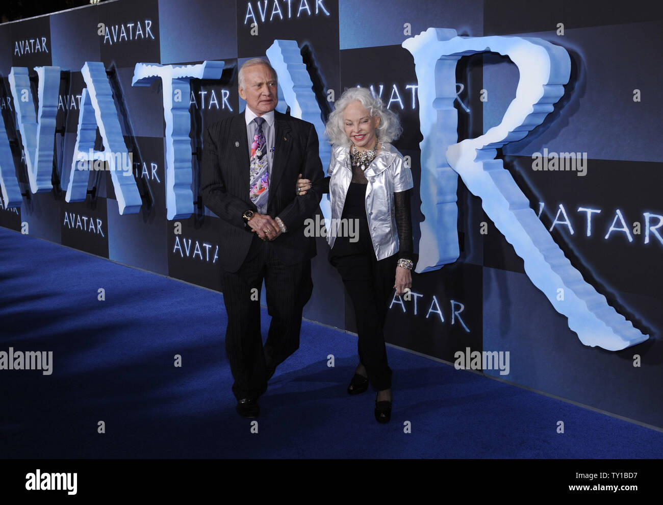 Buzz aldrin and wife lois hi-res stock photography and images - Alamy