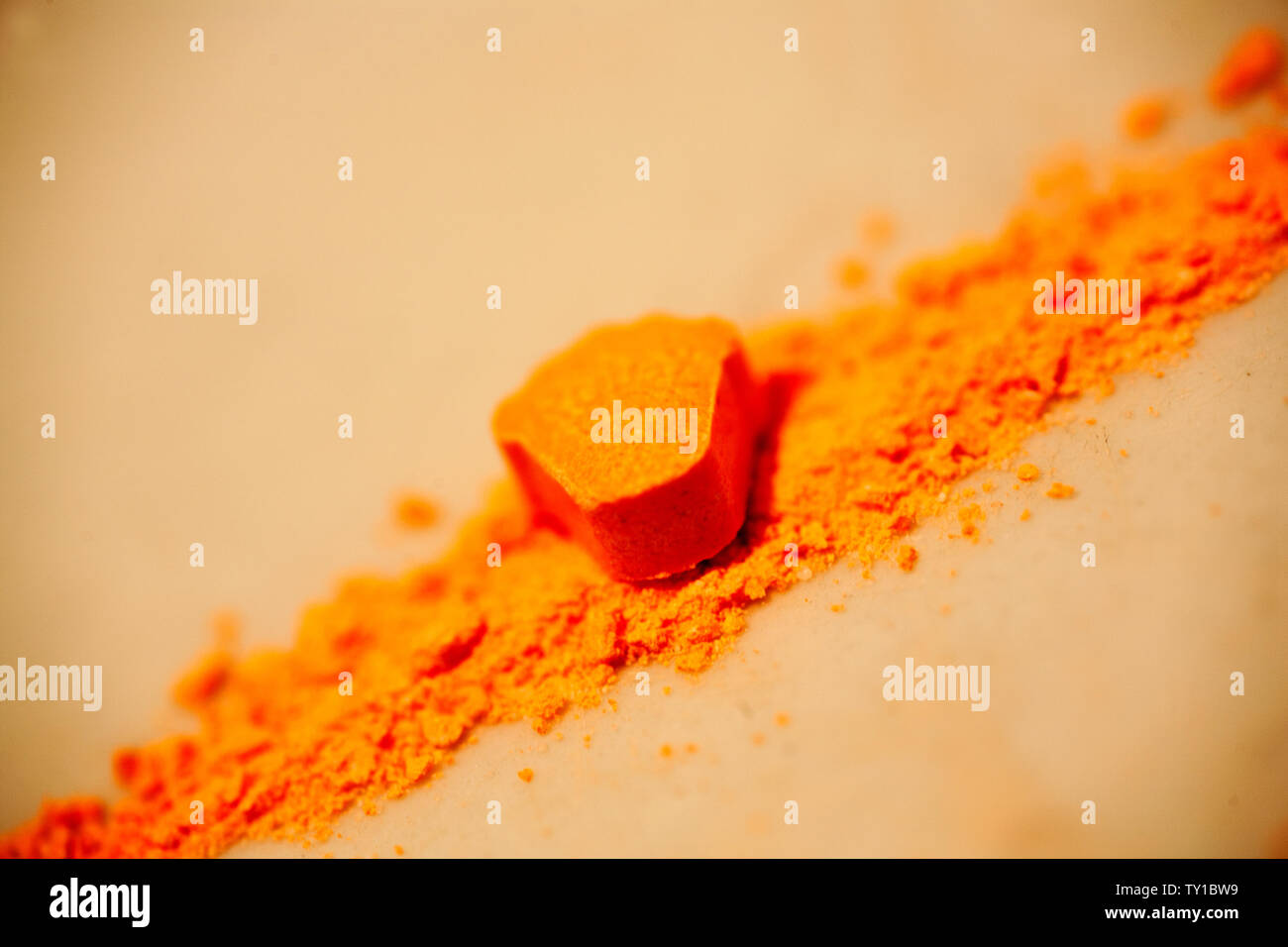 Ecstasy pills heart hi-res stock photography and images - Alamy