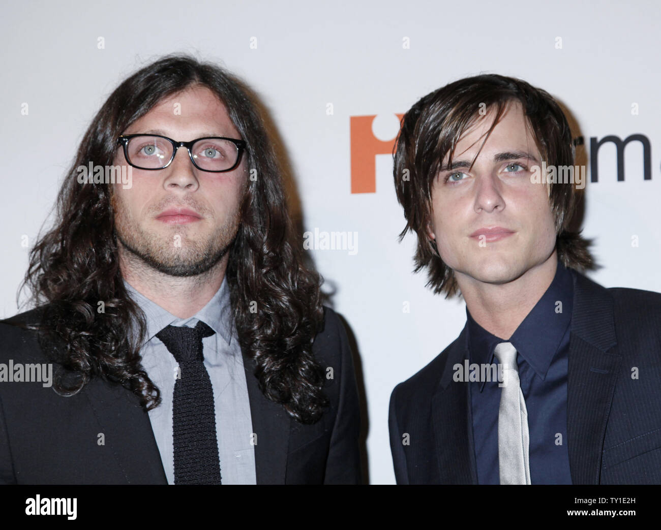 Nathan Followill (L) and Jared Followill of the band Kings of Leon ...