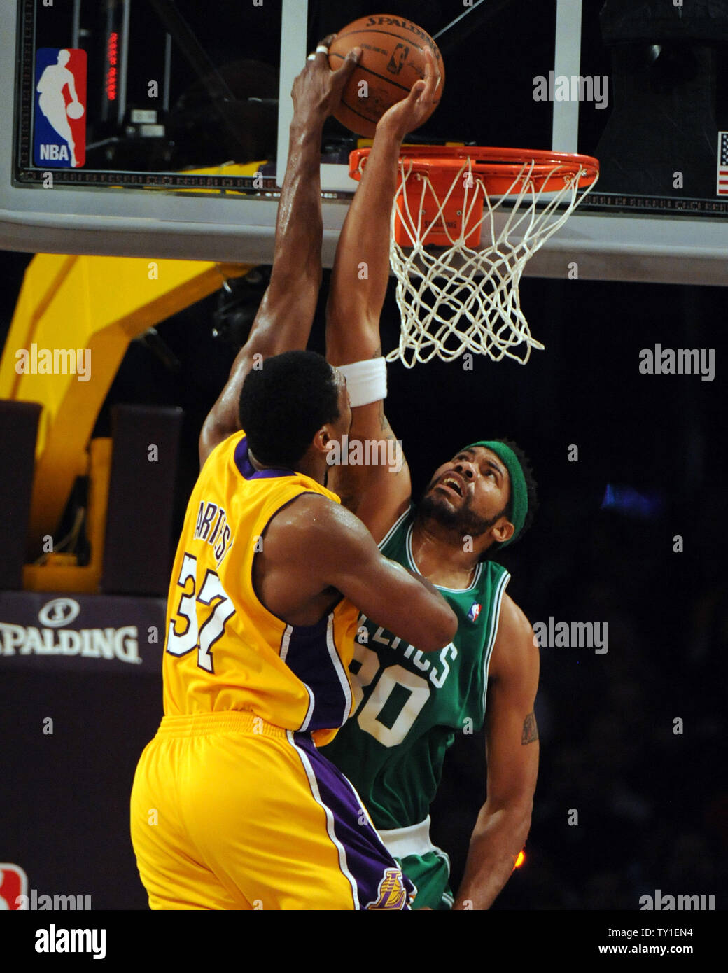 Lakers celtics 2010 hi-res stock photography and images - Alamy