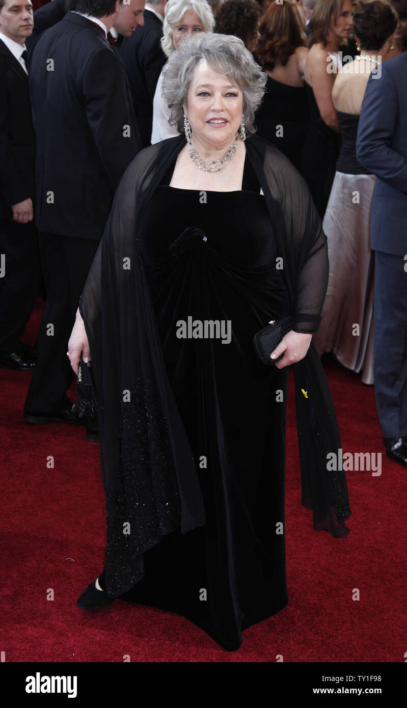 Kathy Bates Oscar Dress