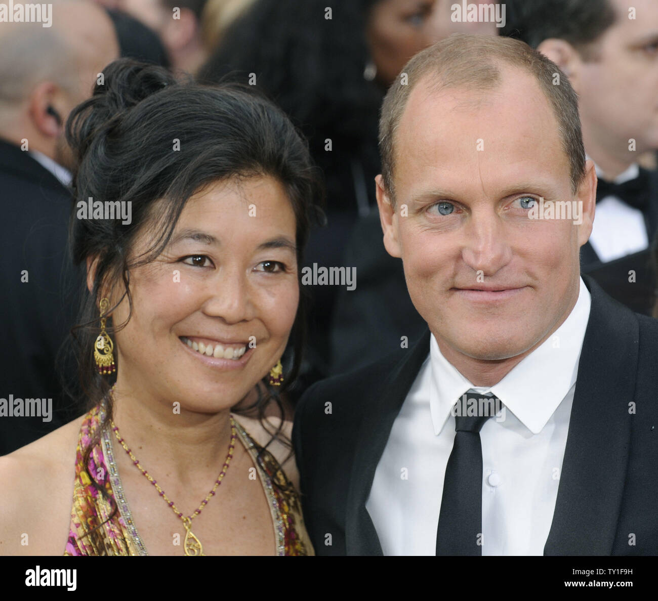 Woody harrelson and wife laura louie hi-res stock photography and ...