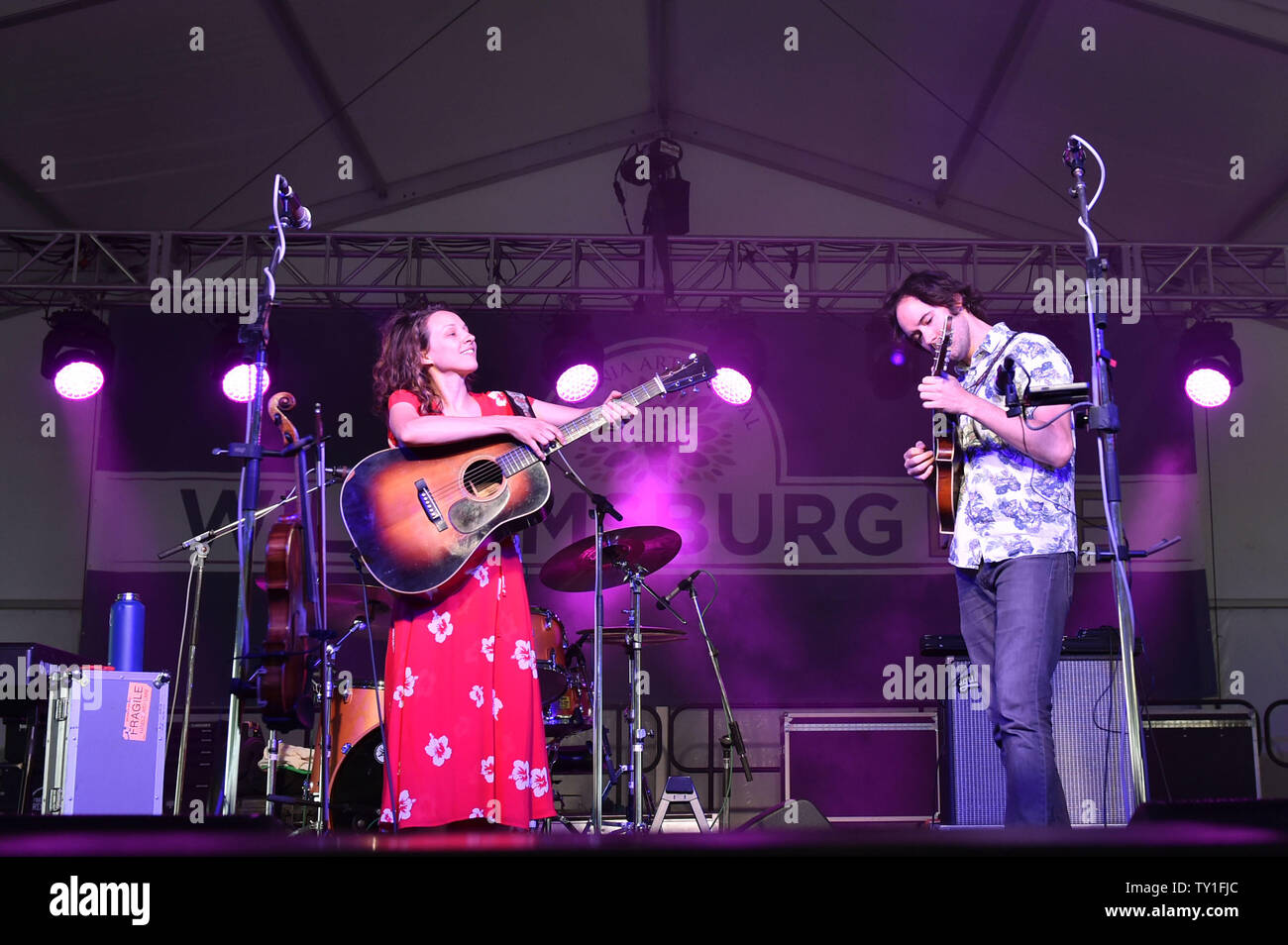 Mandolin orange 2019 hi-res stock photography and images - Alamy