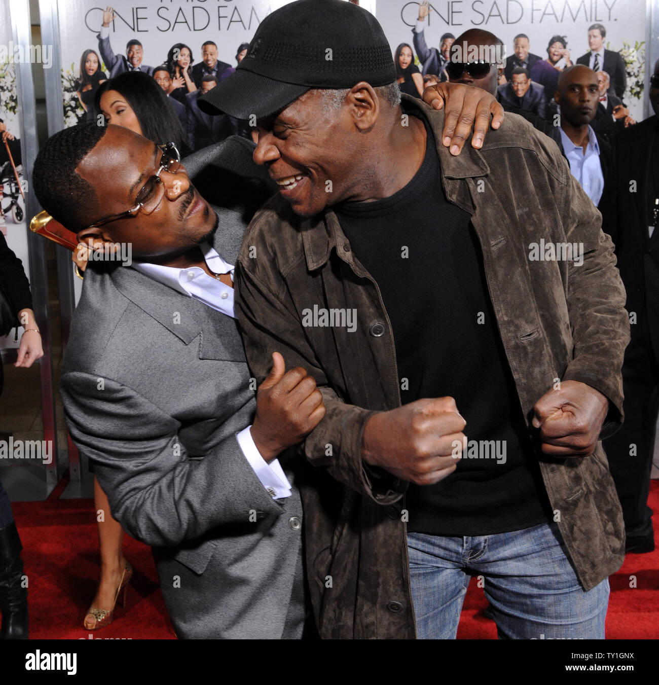 Martin Lawrence (L) and Danny Glover, cast members in the motion ...