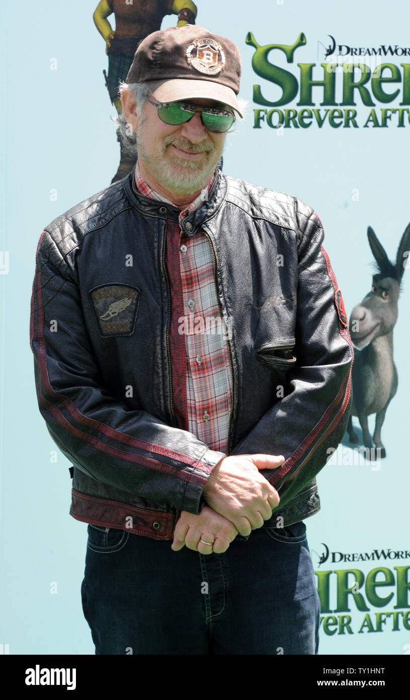 Producer and director Steven Spielberg attends the DreamWorks premiere ...