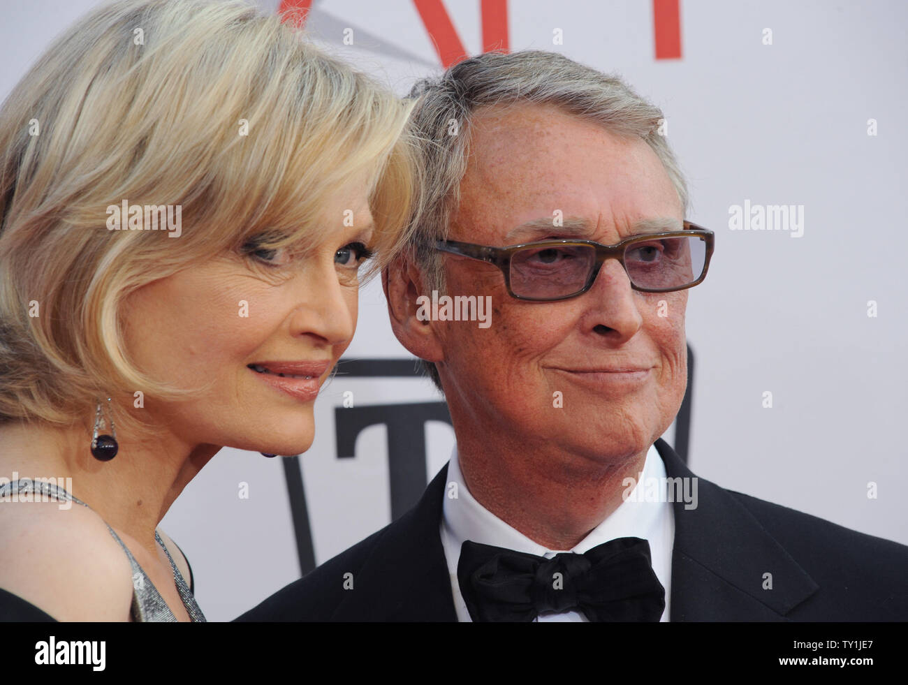 Mike Nichols and his wife Diane Sawyer arrive at the AFI Lifetime ...