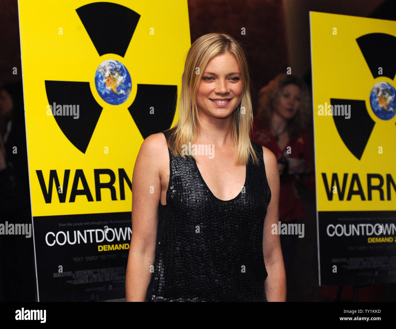 Actress Amy Smart attends the premiere of the motion picture ...