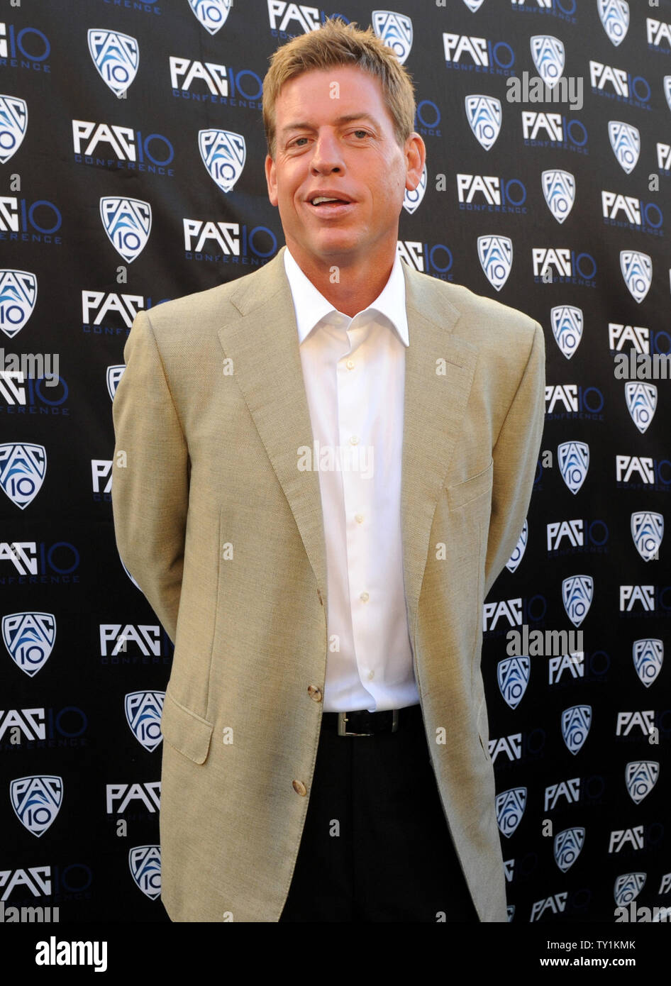 Sportscaster Troy Aikman attends FOX Sports/PAC-10 Conference Hollywood ...