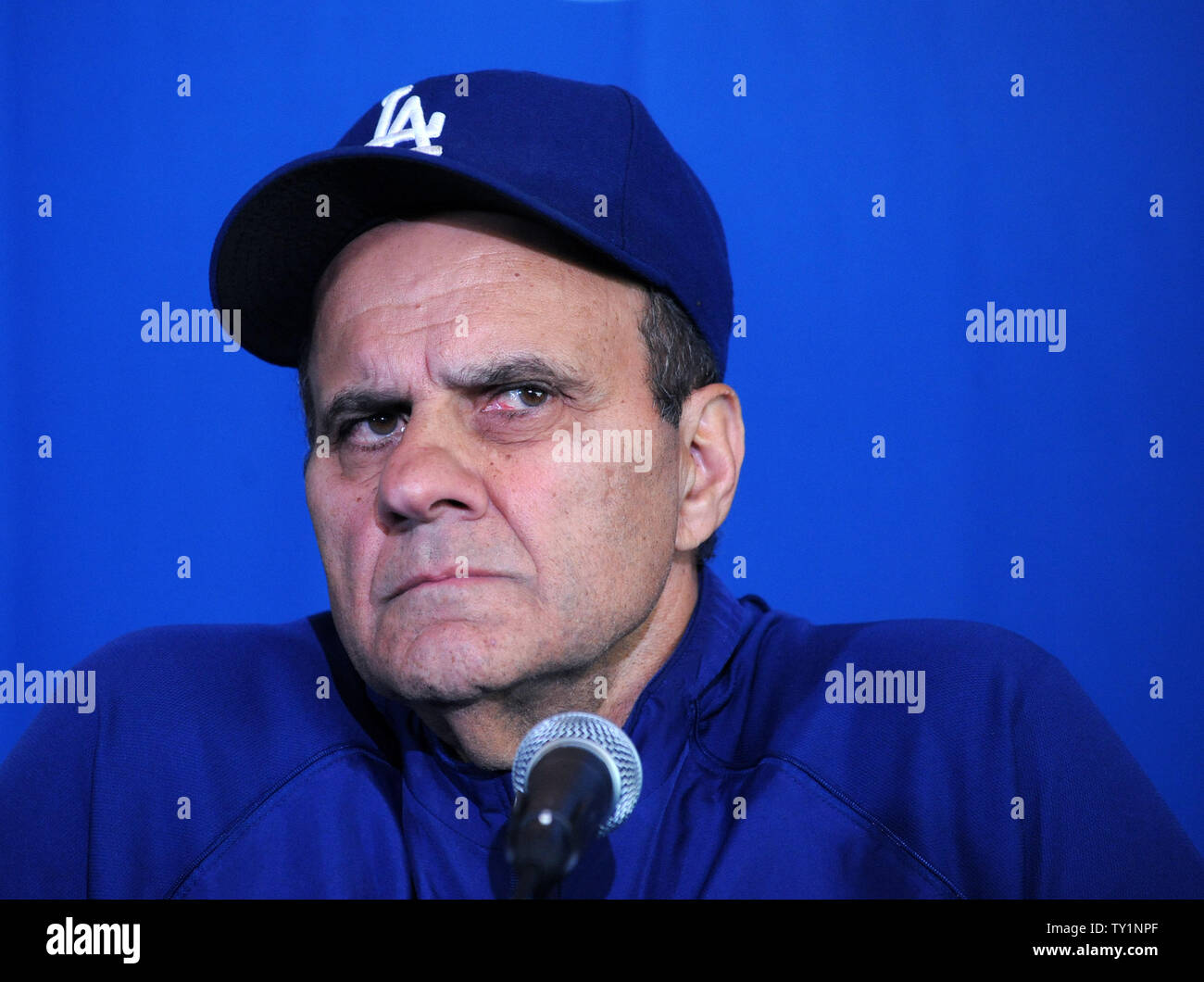 Los Angeles Dodger manager Joe Torre announces he will retire at the ...