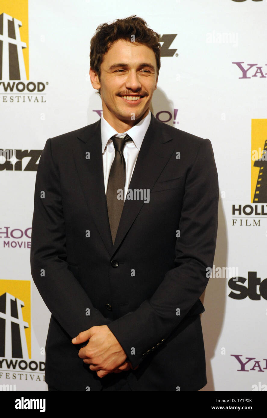 Actror James Franco arrives on the red carpet for the 14th annual ...