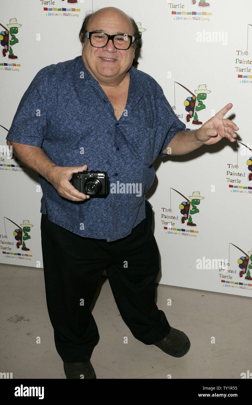 Actor Danny DeVito arrives on the press line at the 35th Anniversary ...