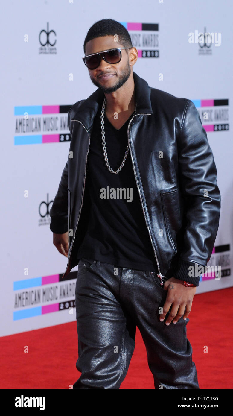 Singer Usher arrives at the 2010 American Music Awards in Los Angeles ...