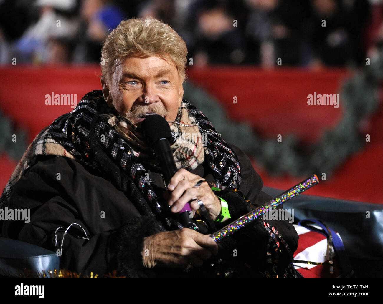 Rip taylor hi-res stock photography and images - Alamy