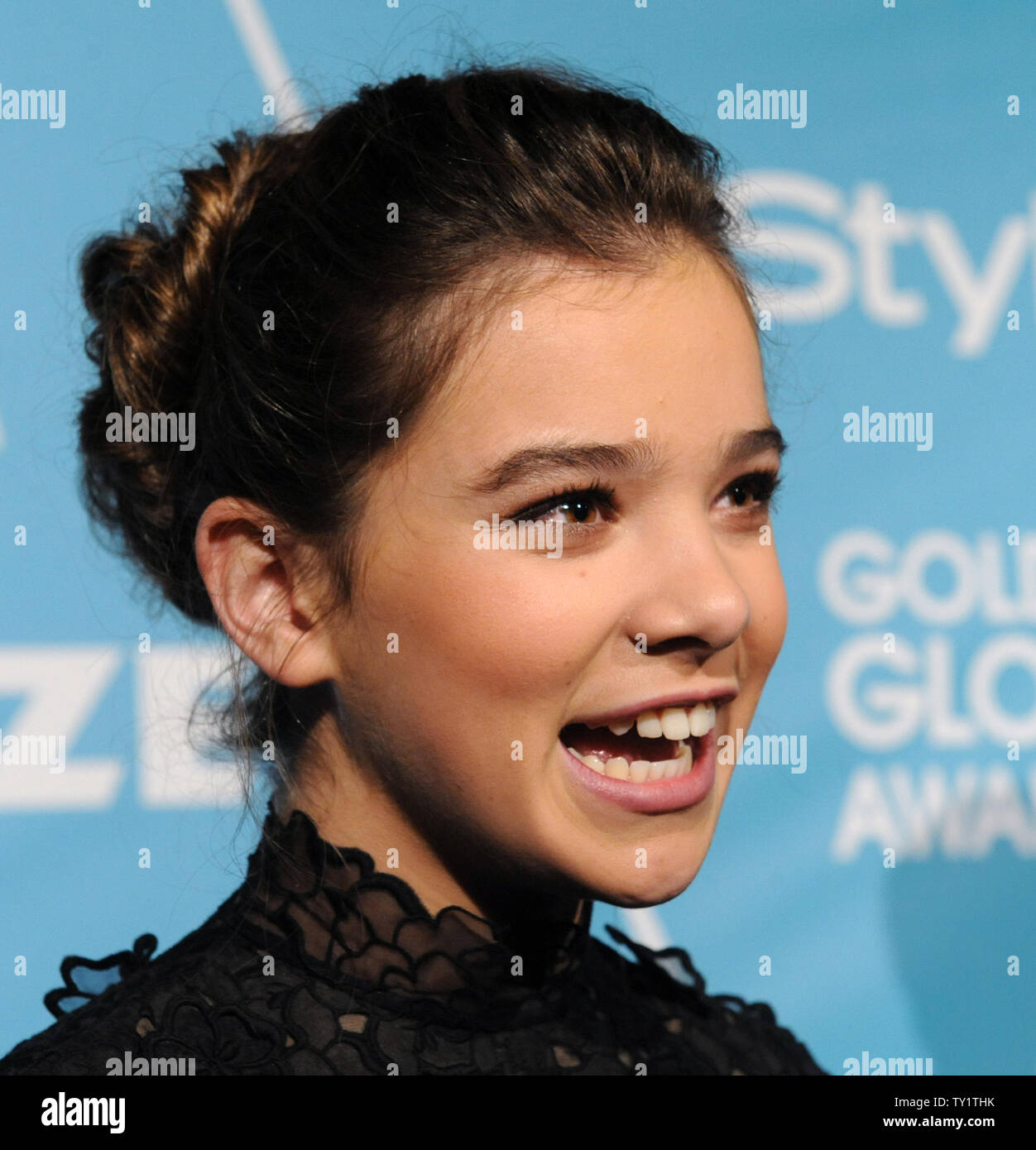 Hallee steinfeld hi-res stock photography and images - Alamy