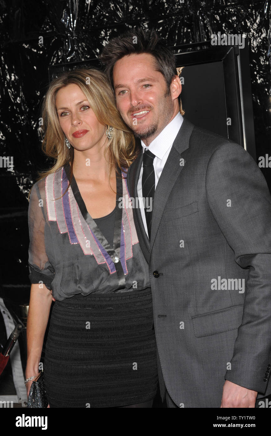 LOS ANGELES, CA. December 08, 2009: Writer/director Scott Cooper & date ...