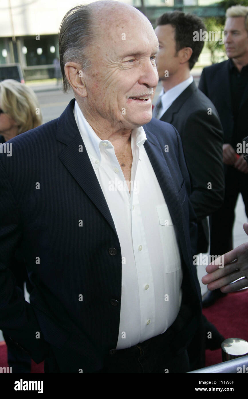 Actor Robert Duvall arrives at the AFI Associates and Sony Pictures ...