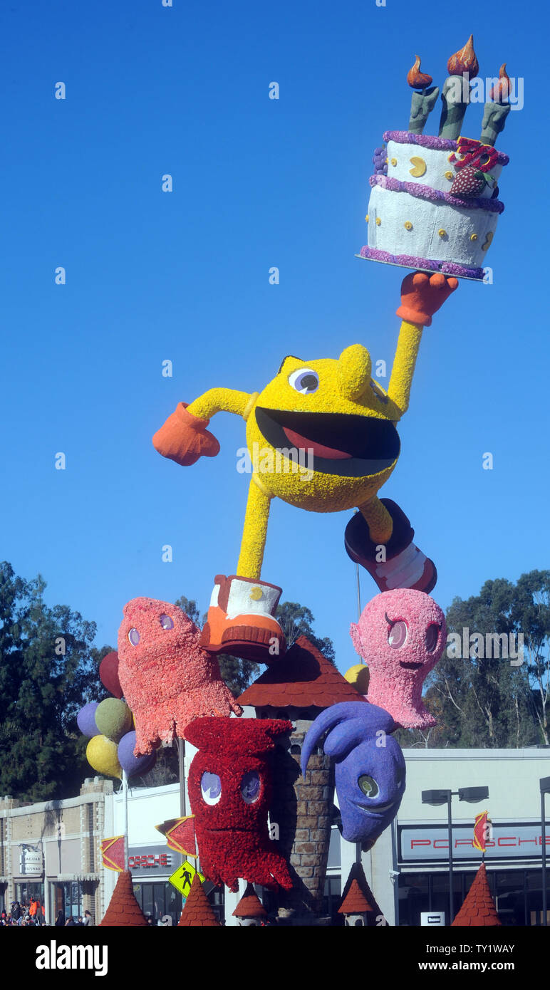 Pac-Man's 30th Anniversary Party float rolls down Colorado Boulevard ...