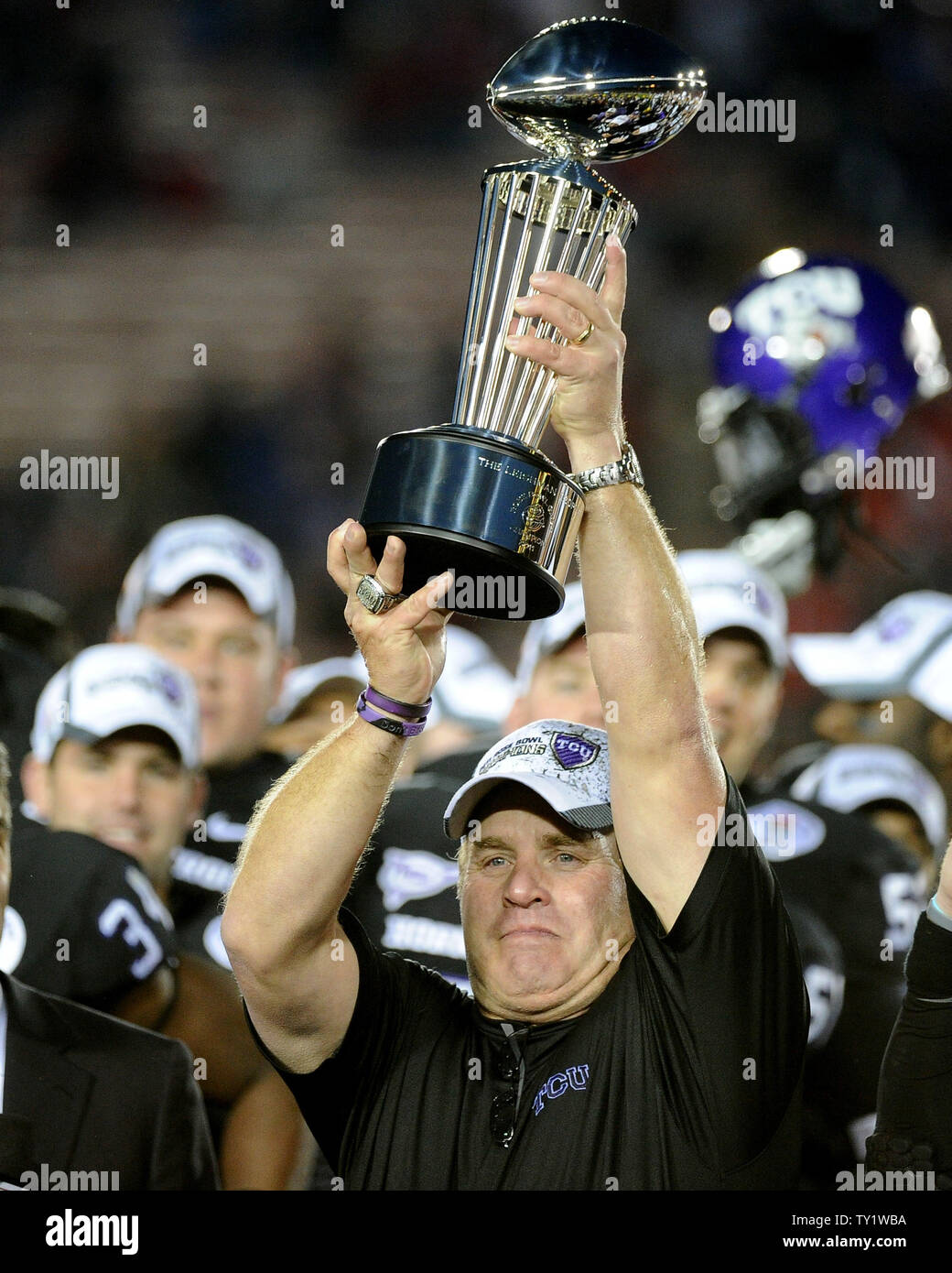Rose bowl trophy hi-res stock photography and images - Alamy