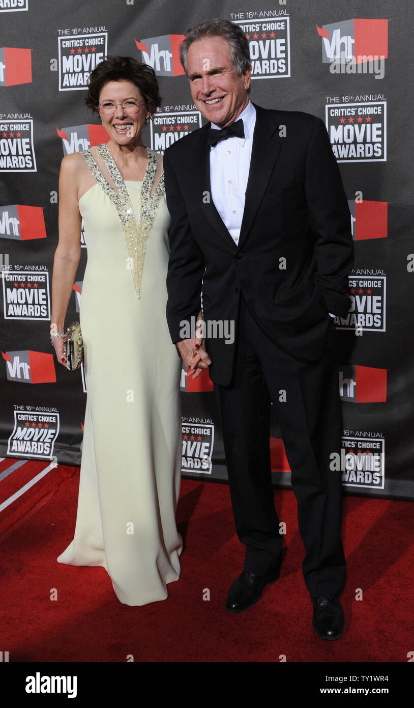 Actress Annette Bening and her husband, actor Warren Beatty arrive for ...