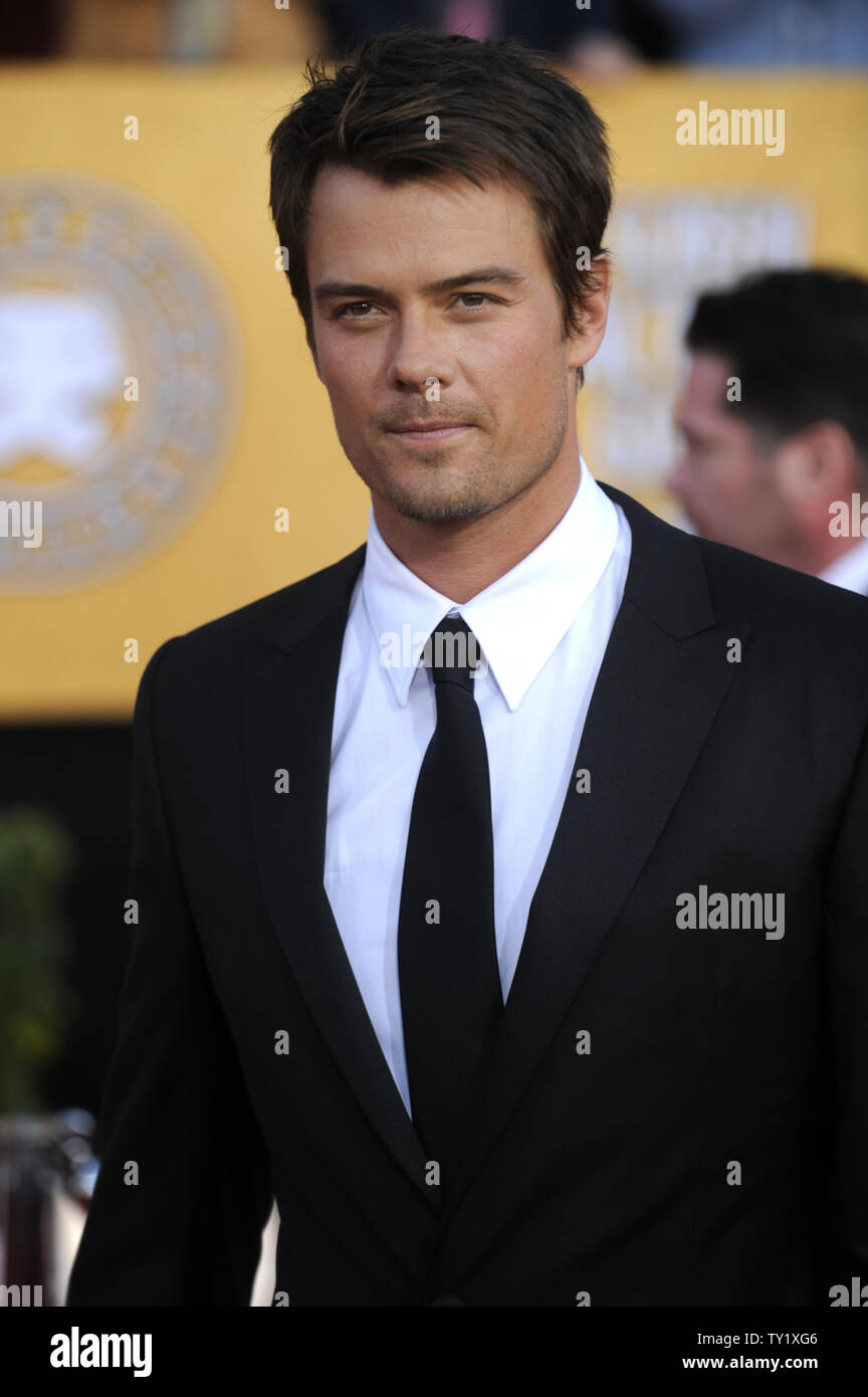 Josh Duhamel arrives at the 17th annual Screen Actors Guild Awards held ...