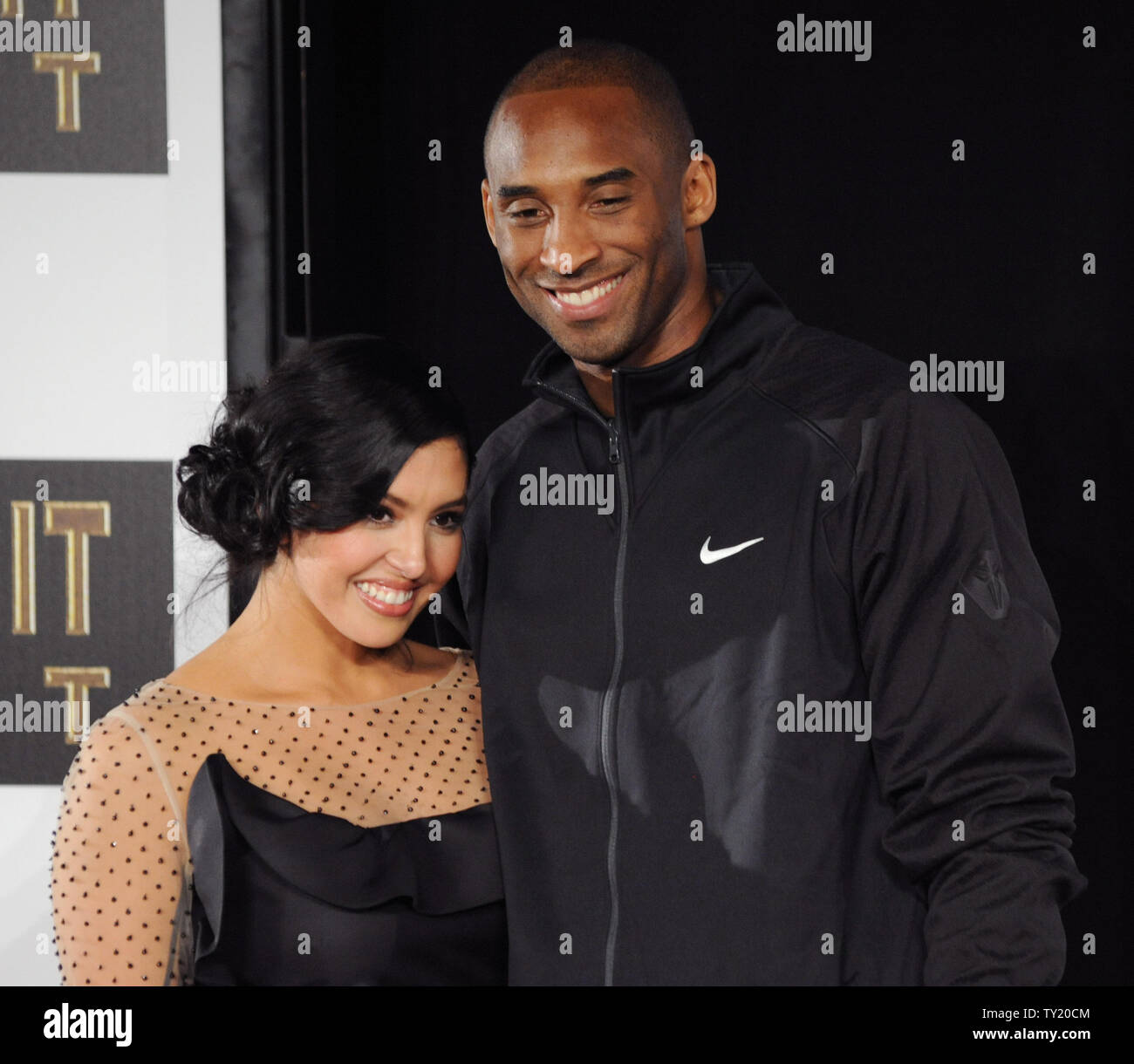 Los Angeles Lakers' Kobe Bryant poses with his wife Vanessa following a ...