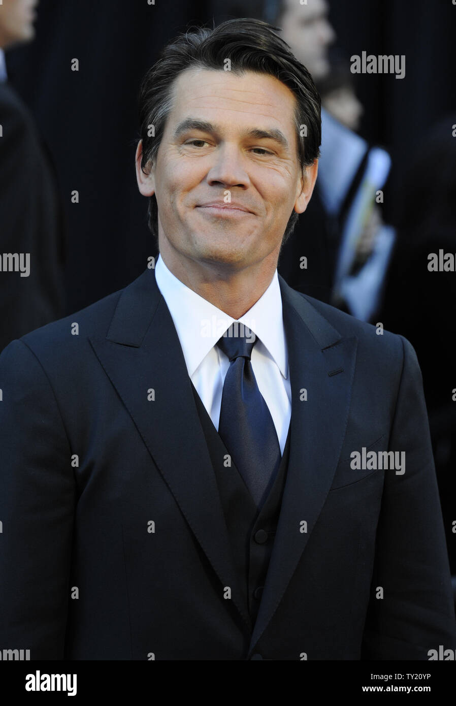 Josh Brolin arrives on the red carpet for the 83rd annual Academy ...