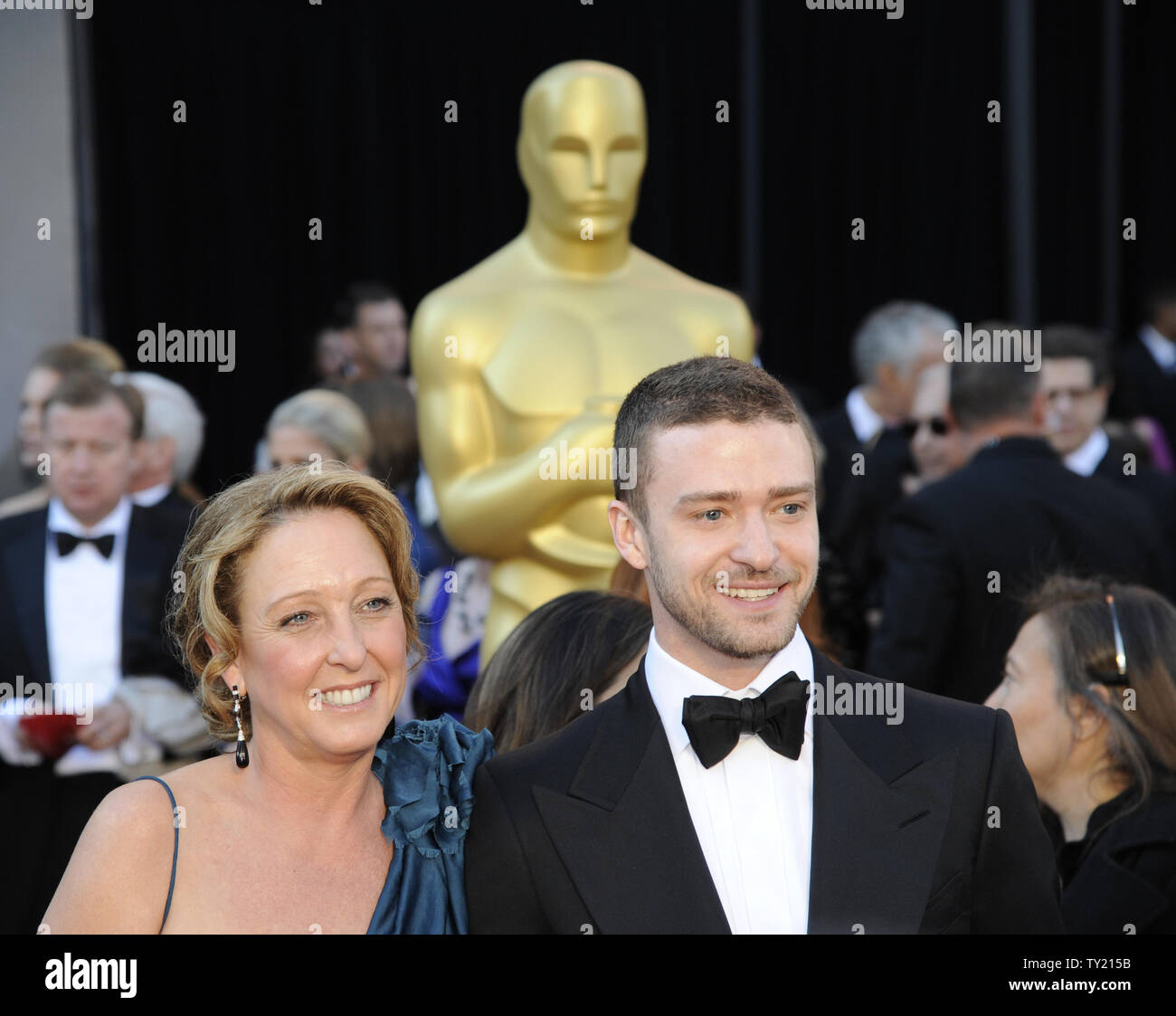 Justin Timberlake and his mother Lynn Harless arrive on the red carpet ...