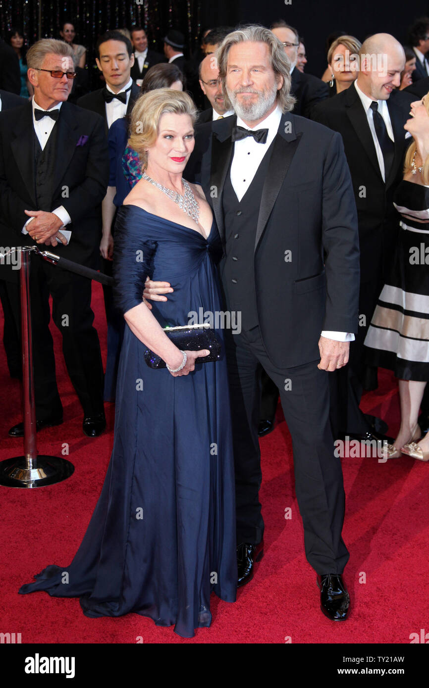 Jeff Bridges and his wife Susan Geston arrives on the red carpet for ...