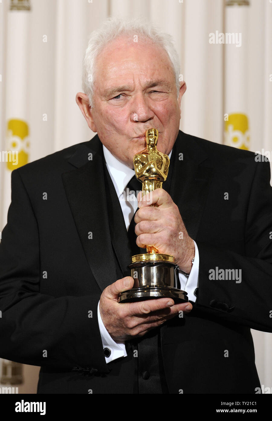 Original Screenplay winner David Seidler for 'The King's Speech' kisses ...